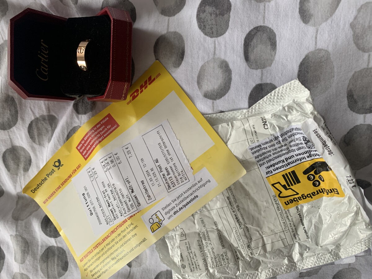 Received fake Cartier ring • Informe de problemas. Proteja su comunidad ...